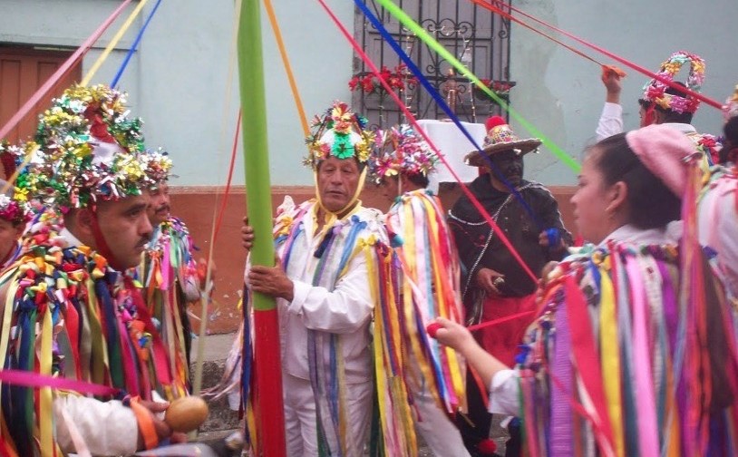 Curruchá: música y tradición. Los Giros de San Benito, danza y cantos ...